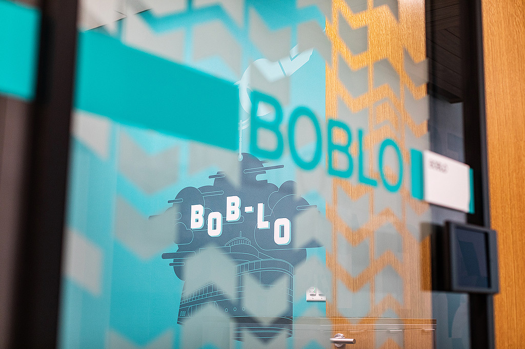 LinkedIn Detroit: Brand Design | Projects | Gensler