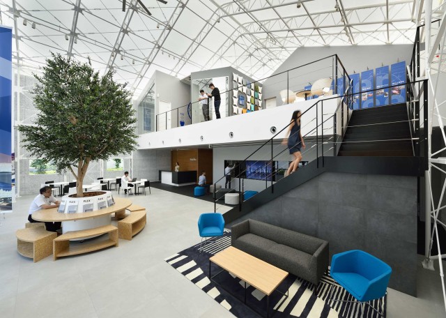 MakMax Flex Experience Center | Projects | Gensler