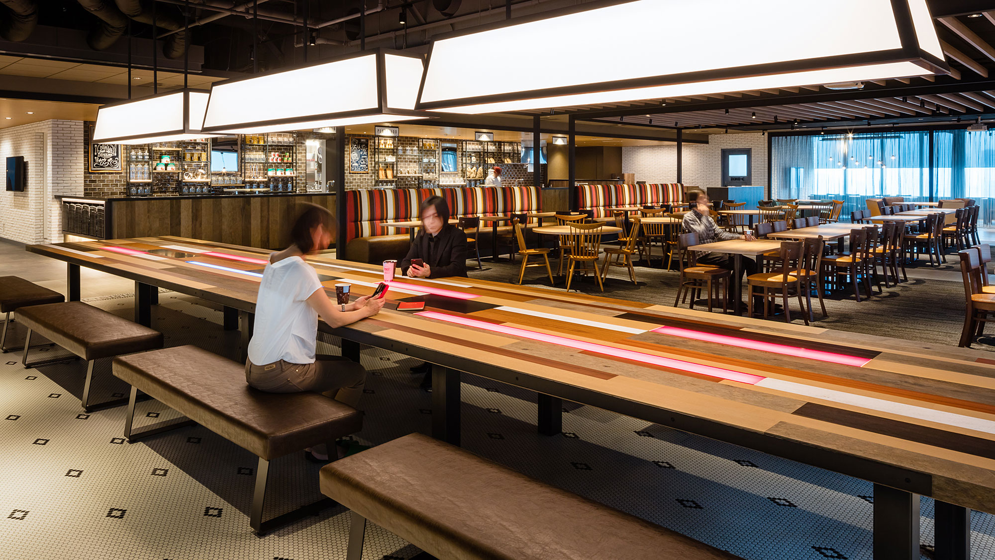 Oracle Japan, Digital Cafe Waterfall | Projects | Gensler