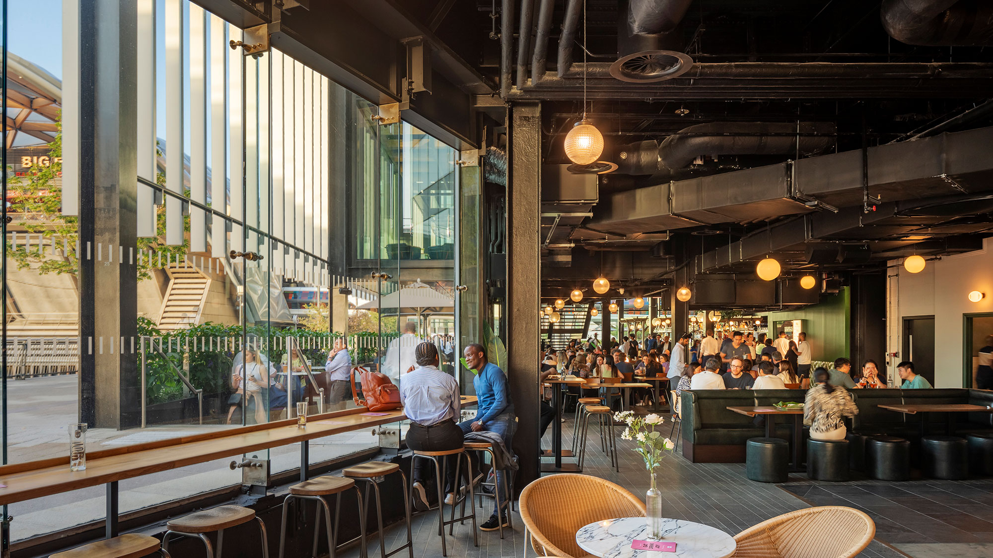 Post-Pandemic, London Is Drawing Back People, Jobs, and Businesses